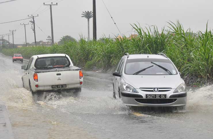 NEOC: Updates on road traffic and water accumulation