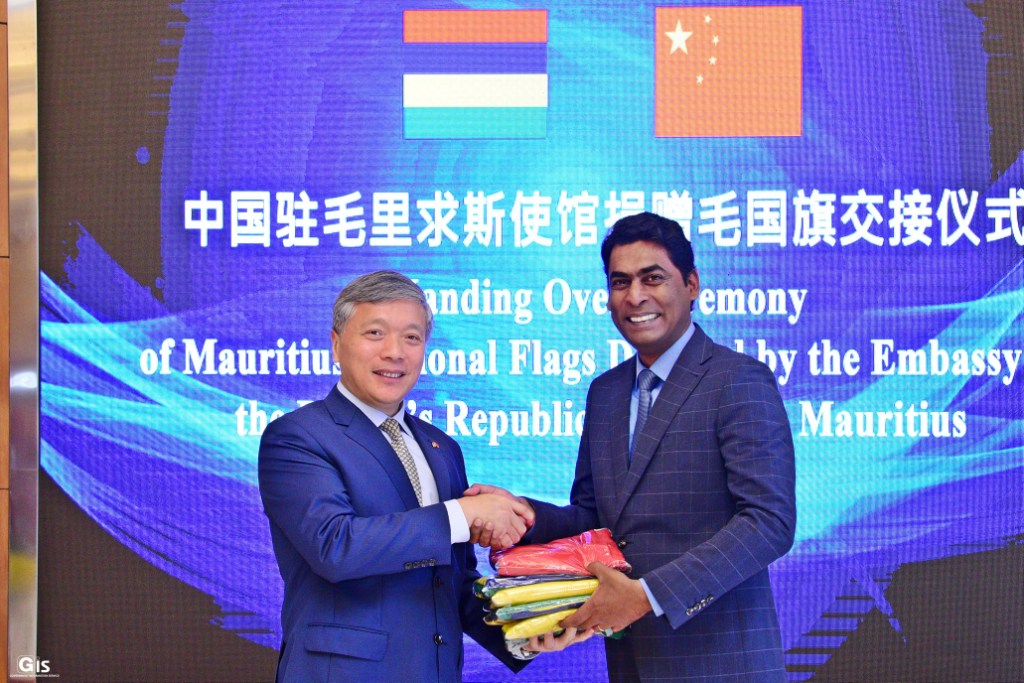 Chinese Embassy donates 720 National Flags of Mauritius to Government