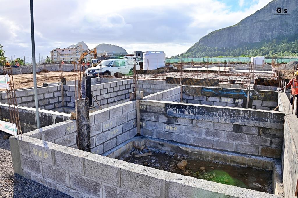 DPM Obeegadoo lays foundation stone for the construction of 100 Social ...