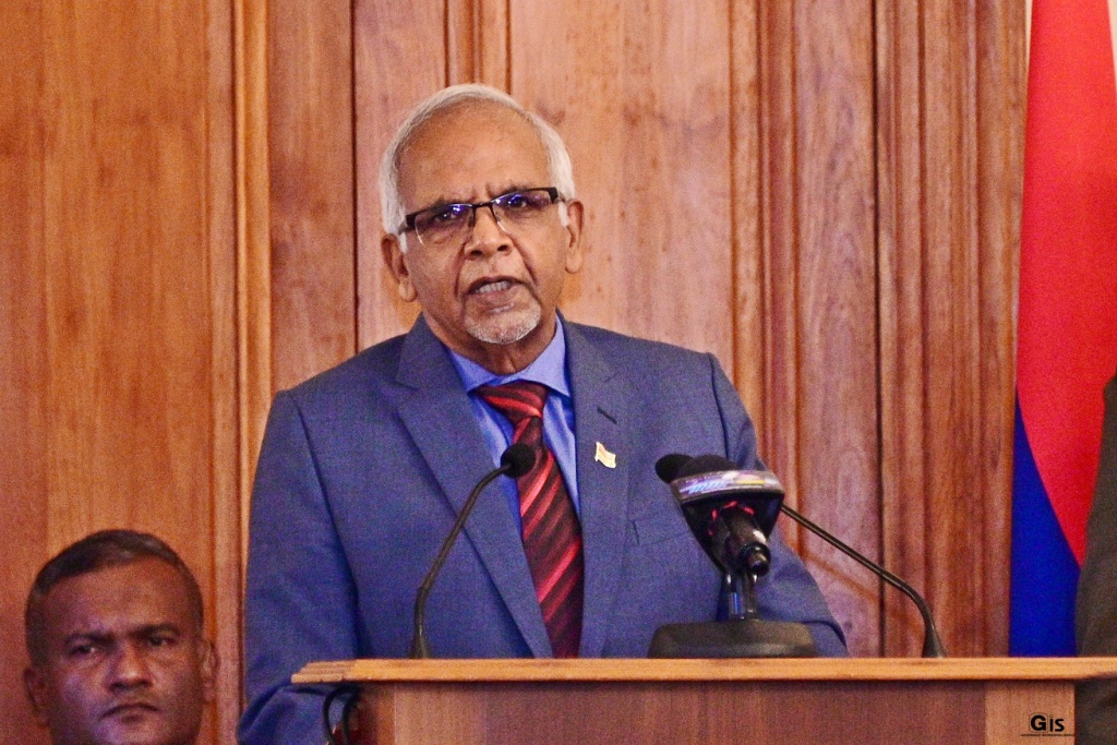 Education: President Gokhool honours HSC 2024 Laureates