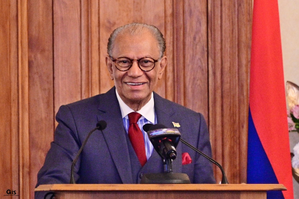 Education: President Gokhool honours HSC 2024 Laureates