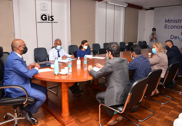 Finance Minister meets Representatives of Insurance Industry