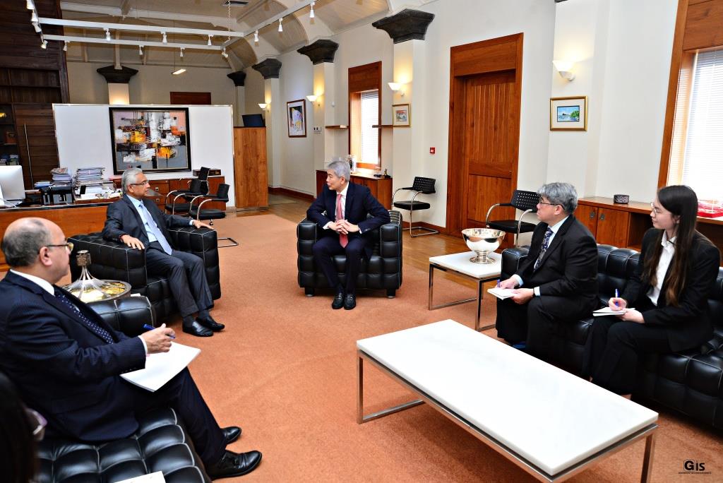 High Commissioner of Singapore meets PM Jugnauth