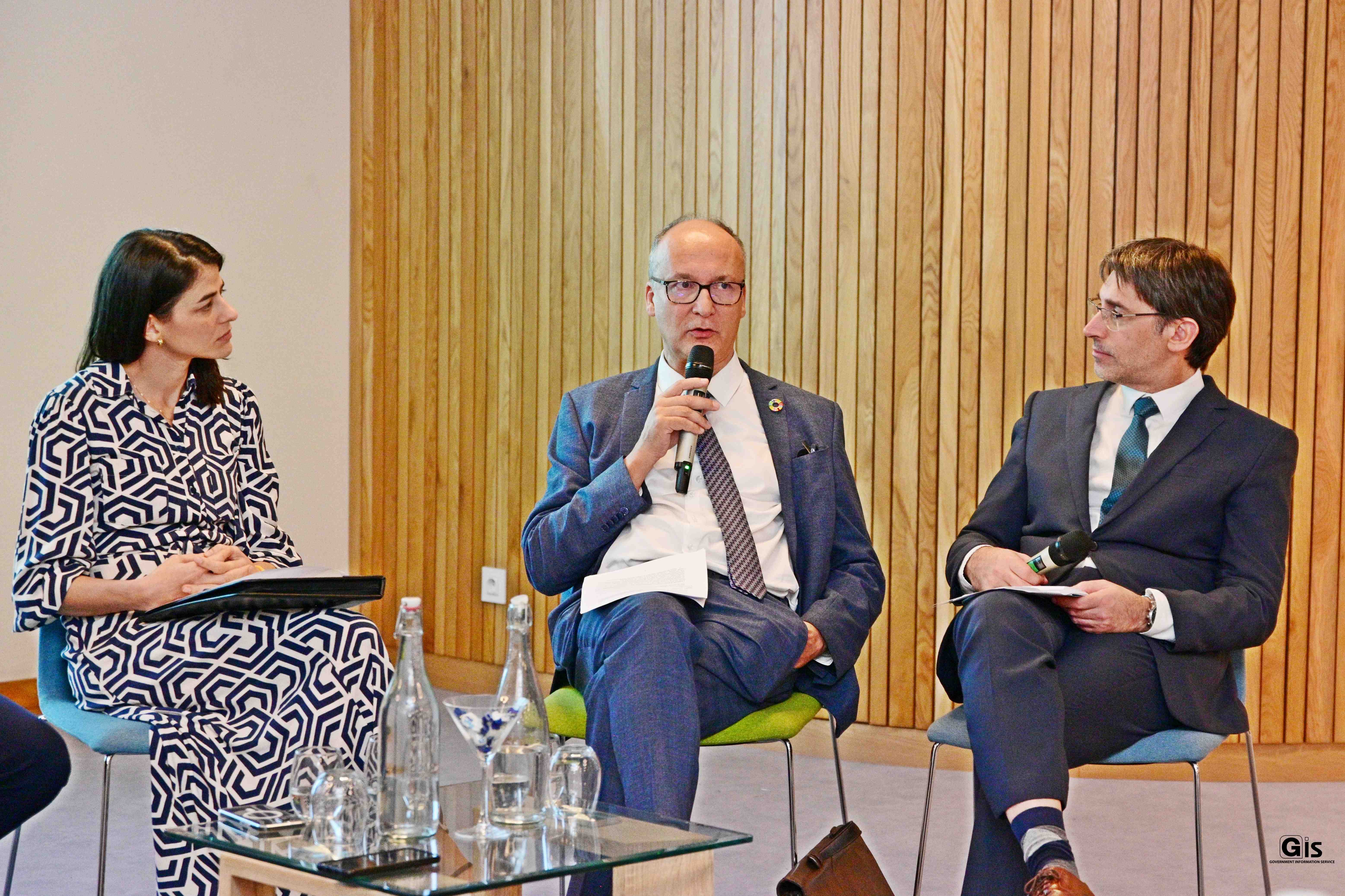 High-Level Round Table addresses Coastal Risk Management Strategies