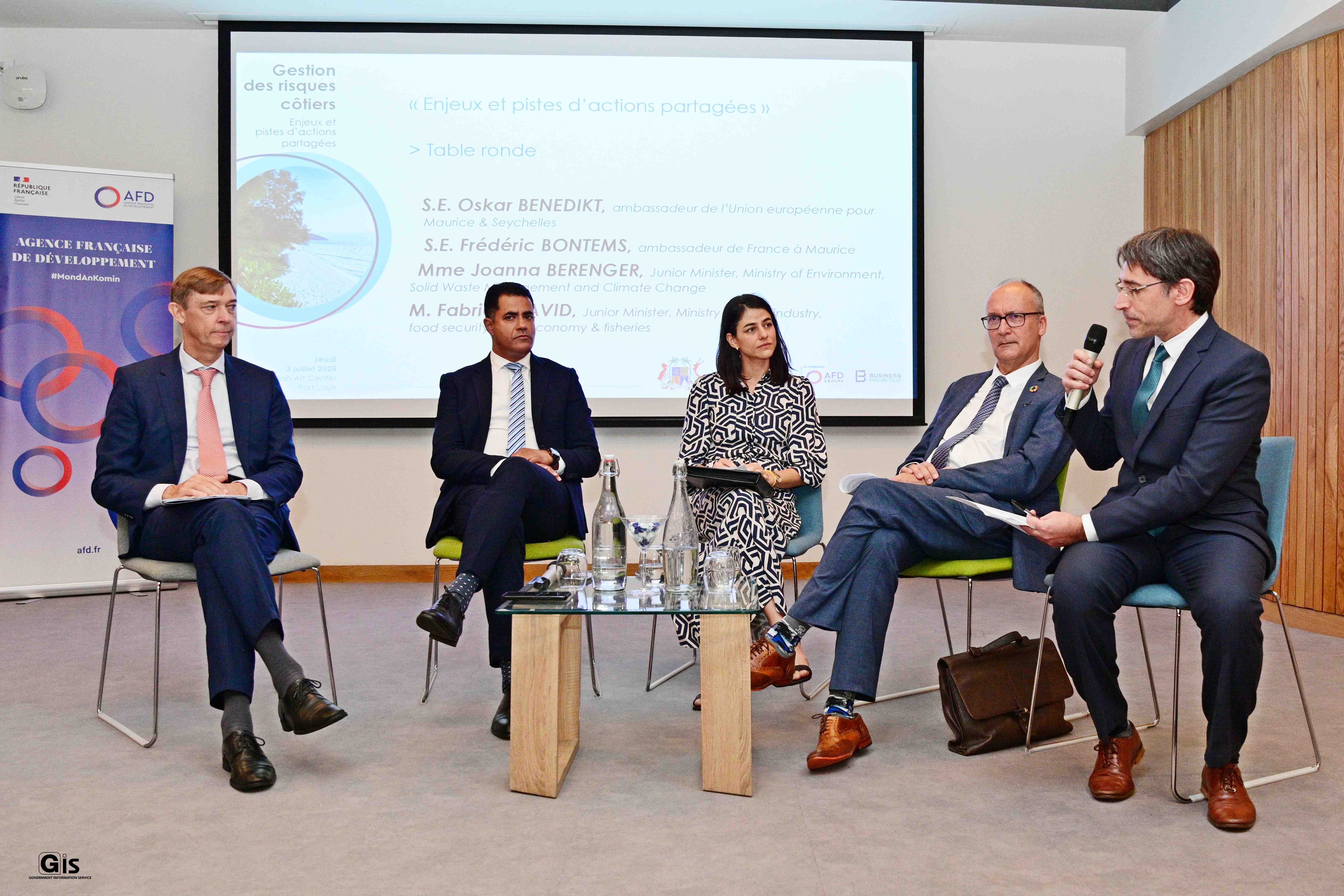 High-Level Round Table addresses Coastal Risk Management Strategies