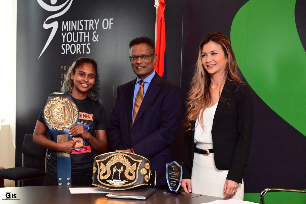 Kun Khmer World Champion honoured for outstanding achievement