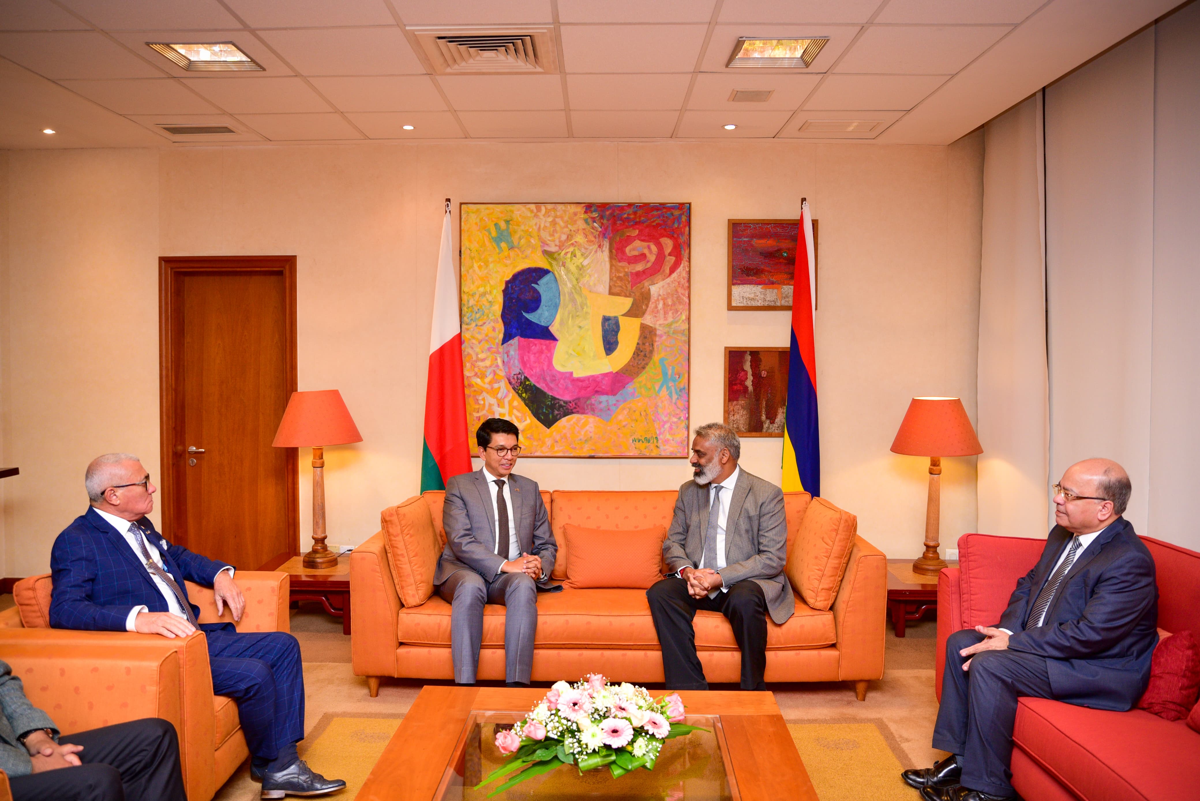 Malagasy President Rajoelina reaches Mauritius