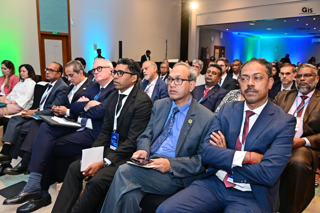 Mauritius and France reinforce cooperation to tackle climate change