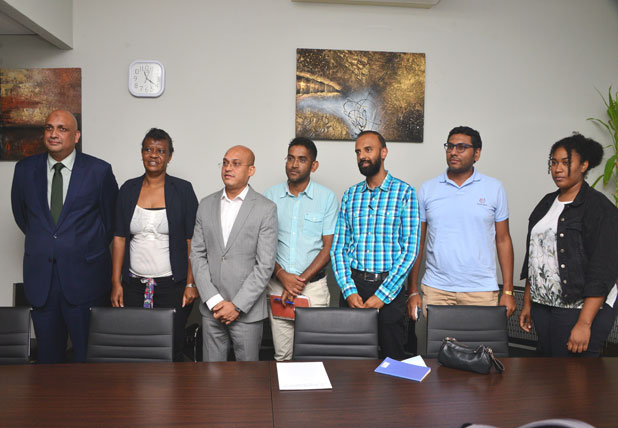 Meeting between Labour Minister and Esquel group’s management and employees