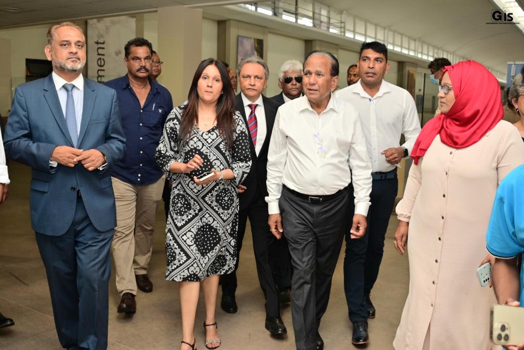 Minister Bachoo effects site visits at three hospitals across Mauritius