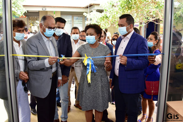 Minister Balgobin inaugurates the Cascavelle Post Office