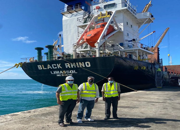 Minister Gobin supervises loading of animals from Rodrigues intended ...