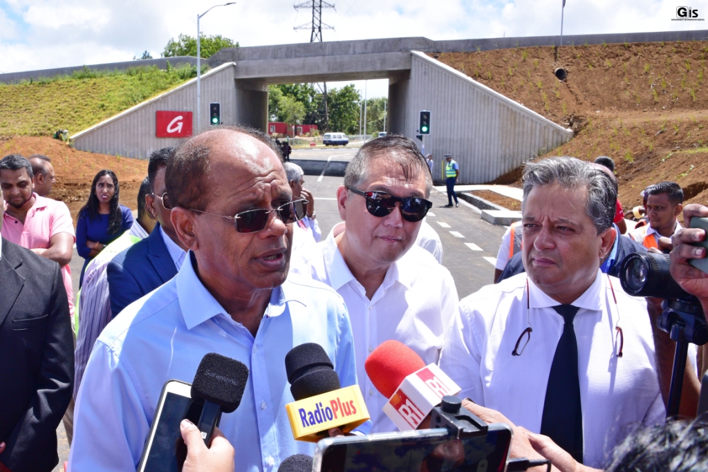 Minister Gunness inaugurates the Wooton Roundabout