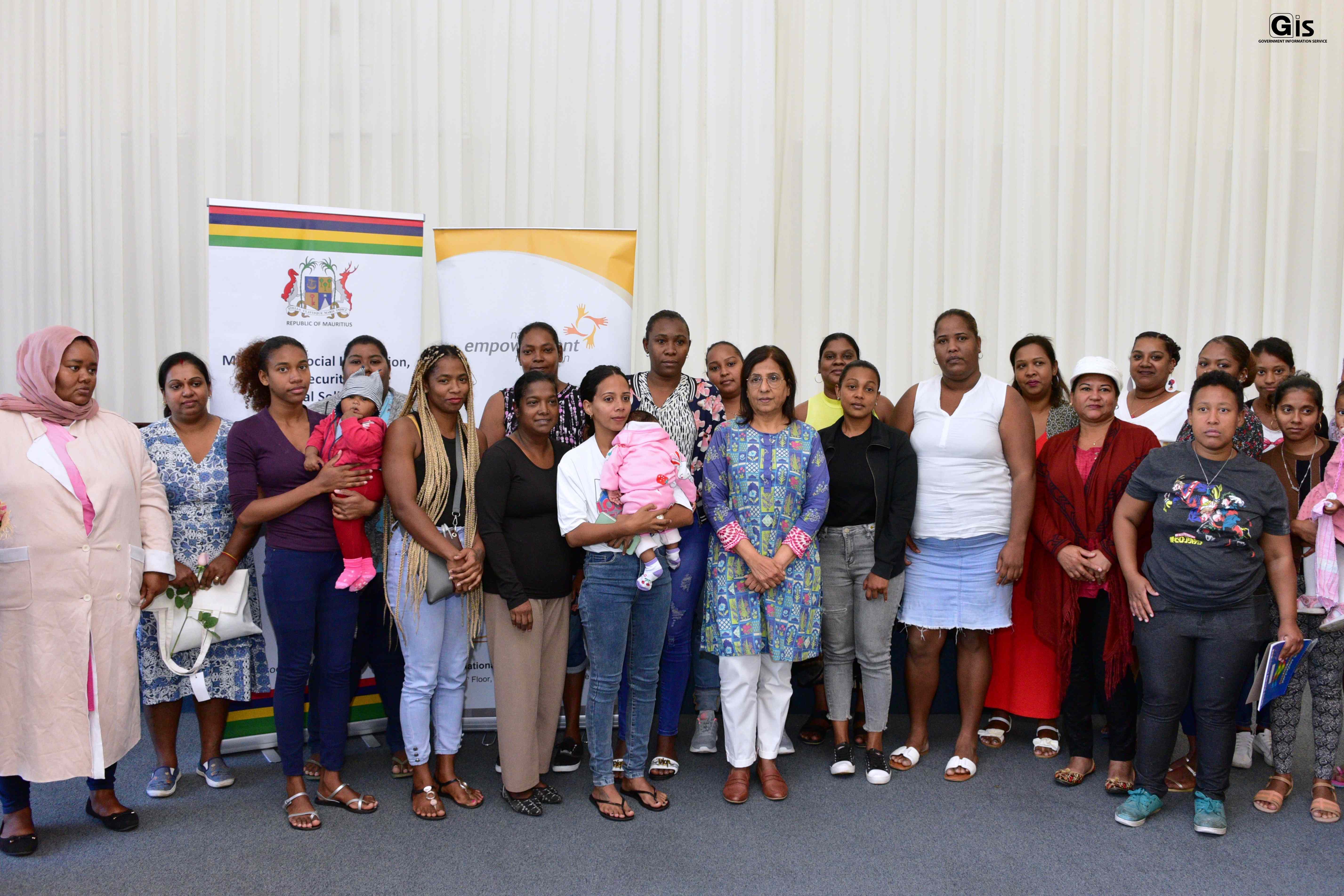 Minister Jeewa-Daureeawoo sensitises vulnerable women on their rights