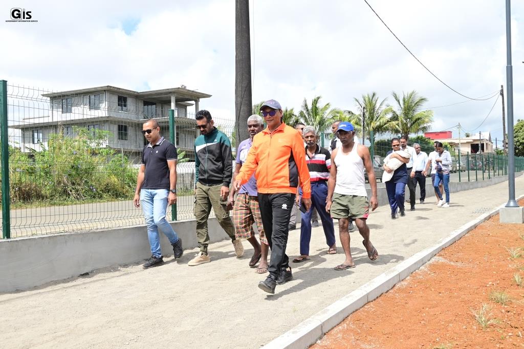 Minister Toussaint visits construction site of Mare D’Albert Health Track