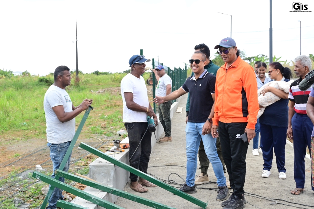 Minister Toussaint visits construction site of Mare D’Albert Health Track Minister Toussaint visits construction site of Mare D’Albert Health Track