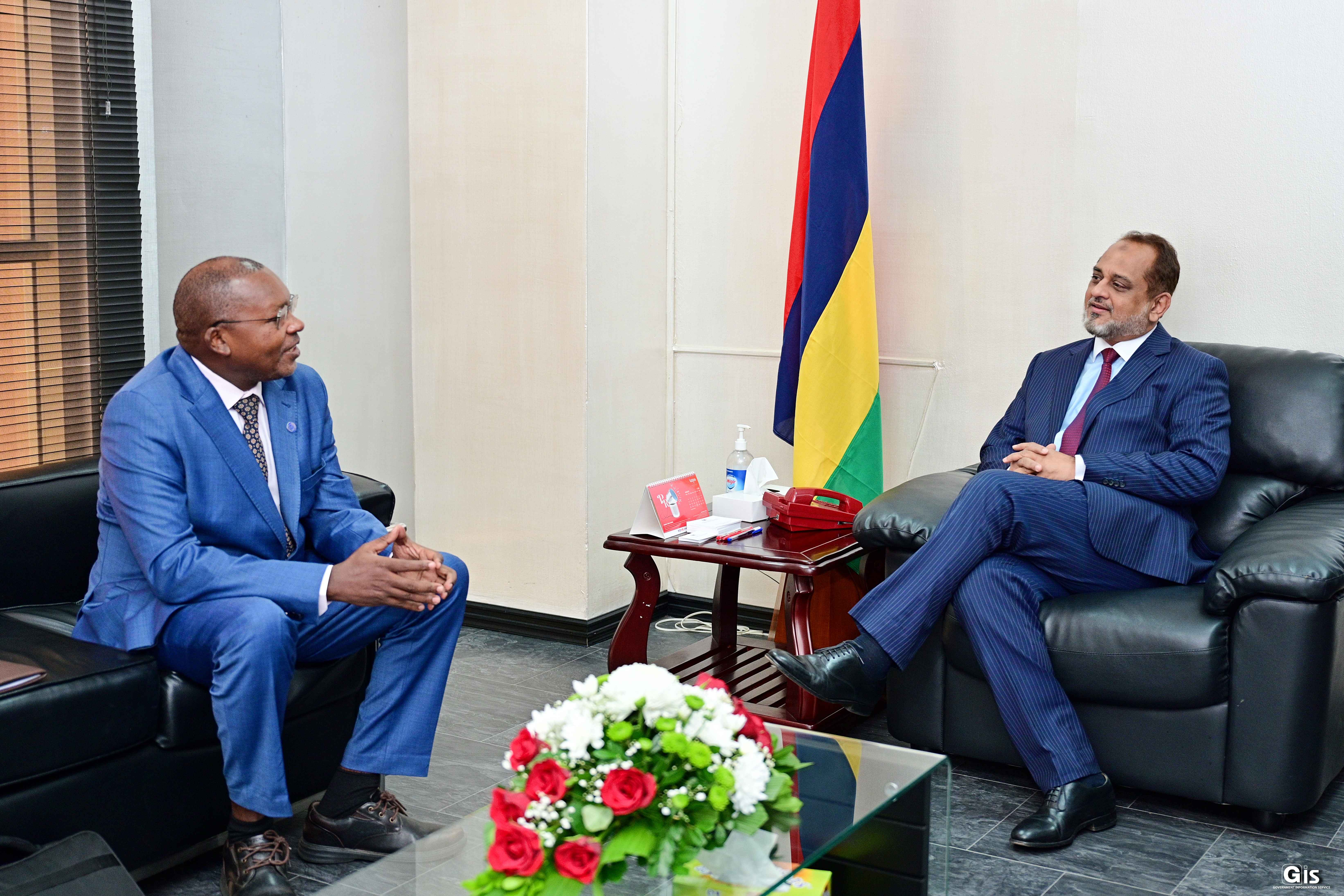 Minister Uteem and ILO Country Office Director discuss key labour issues