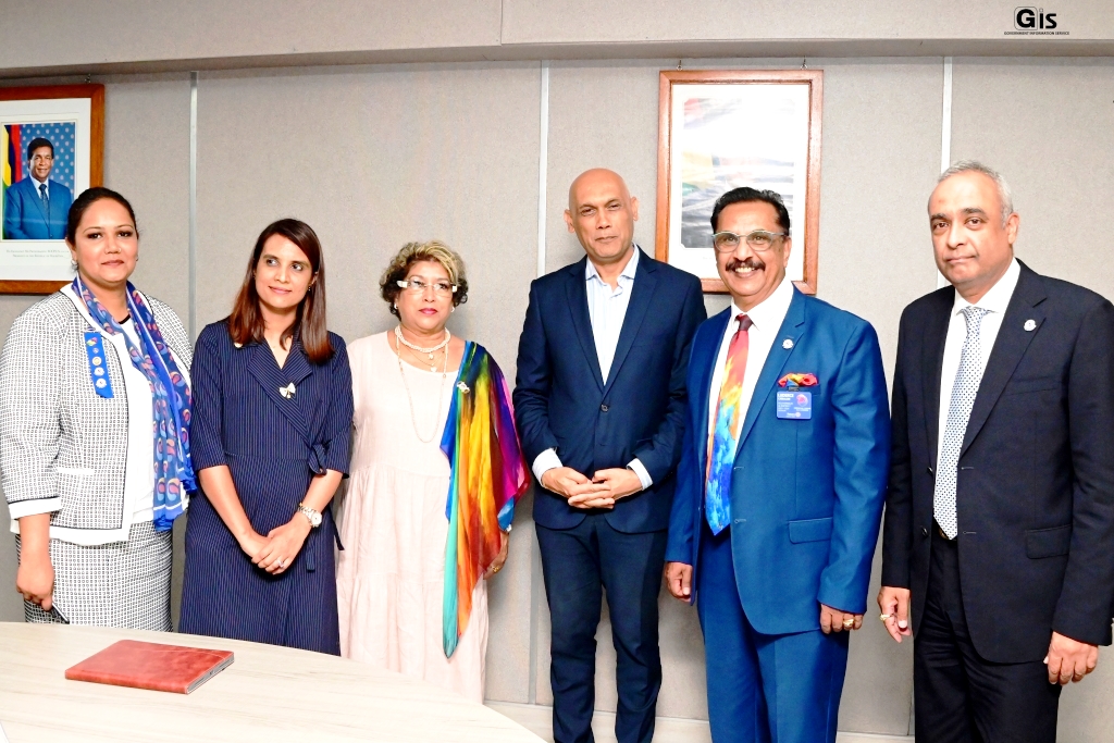 Ministry of Health and Wellness and Rotary Club of Bagatelle sign MoA ...