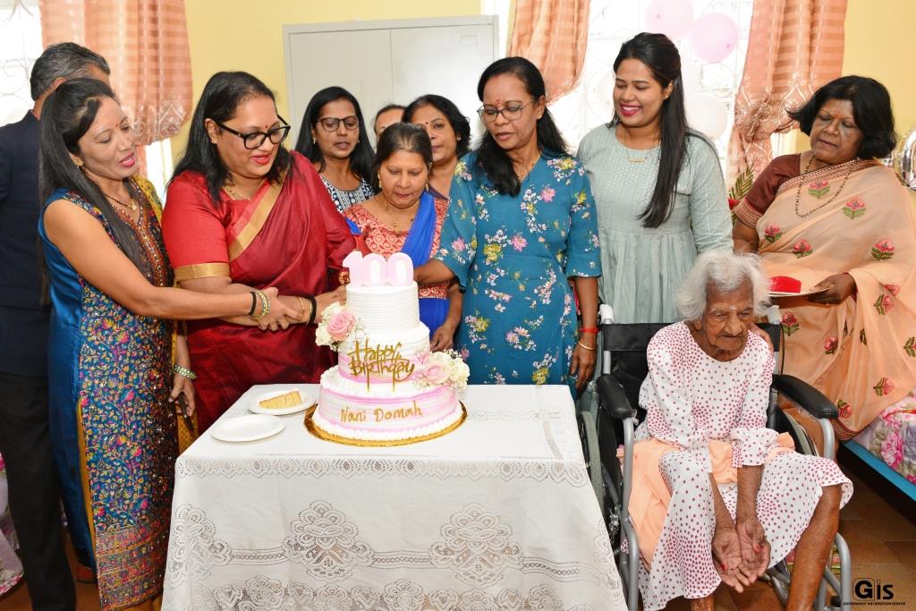 Mrs Dewonteea Domah celebrates her 100th birthday in Port Louis