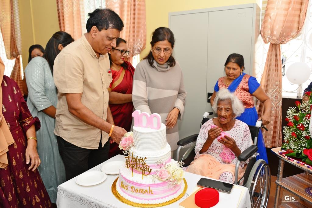 Mrs Dewonteea Domah celebrates her 100th birthday in Port Louis
