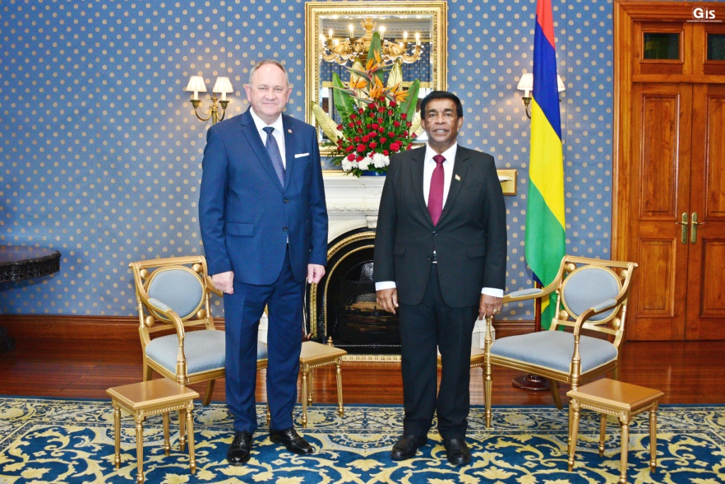 Newly appointed Polish Ambassador presents his Letter of Credence to ...