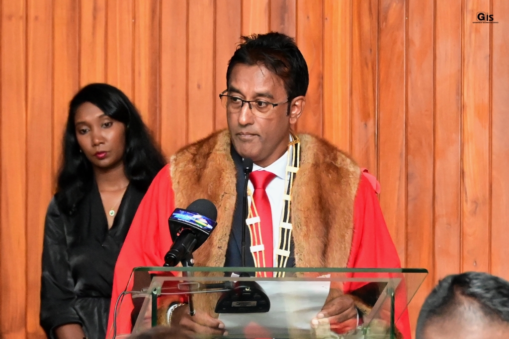 Newly elected Mayors and Deputy Mayors take Oath of Office