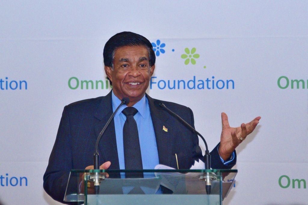 Omnicane Award: President Roopun encourages students to reduce, reuse ...