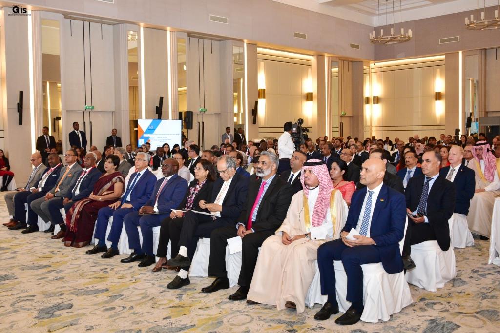 PM urges commitment from all for a fierce and effective fight against ...