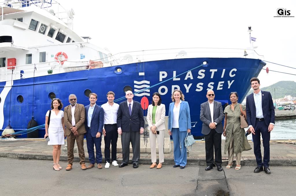 Plastic Odyssey Laboratory Vessel in Mauritius to raise awareness on ...