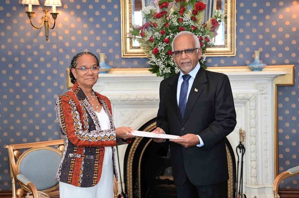 Presentation of Credentials of Ms. Maria Del Rosario Mina Rojas ...