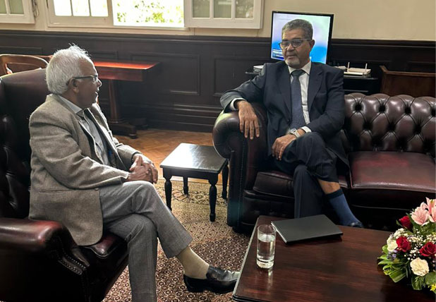President Gokhool has working session with Vice-President Hungley