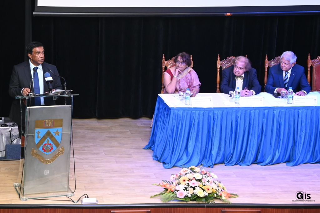 President Roopun graces the Srinivasa Ramanujan Mathematics Contest ...