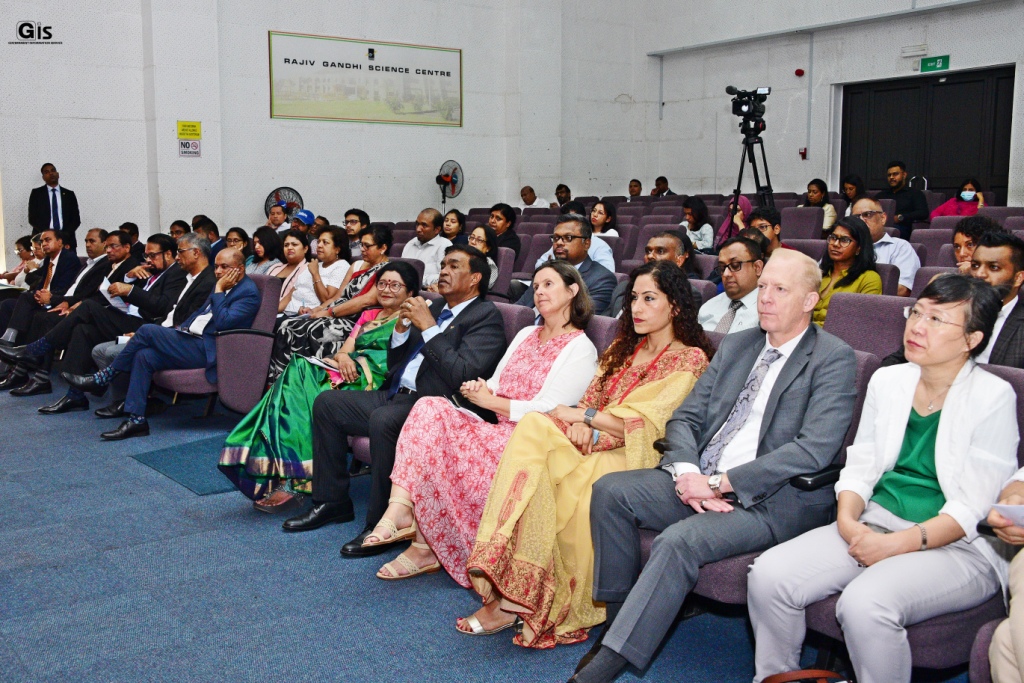 President Roopun stresses on the need to keep pace with Science and ...