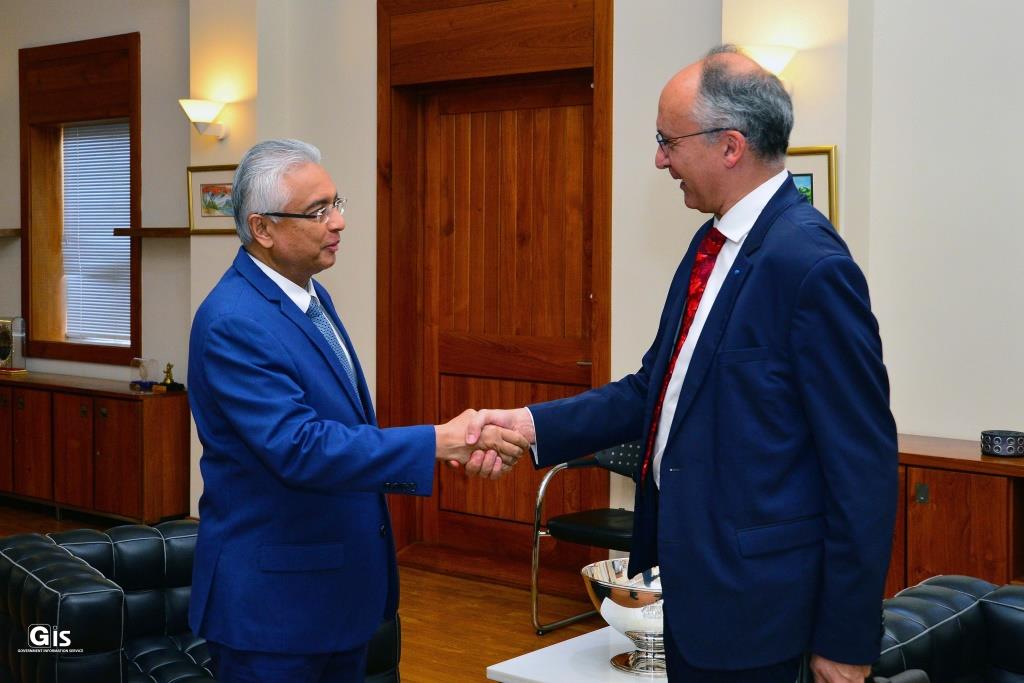 Prime Minister Jugnauth receives newly appointed French Ambassador to ...