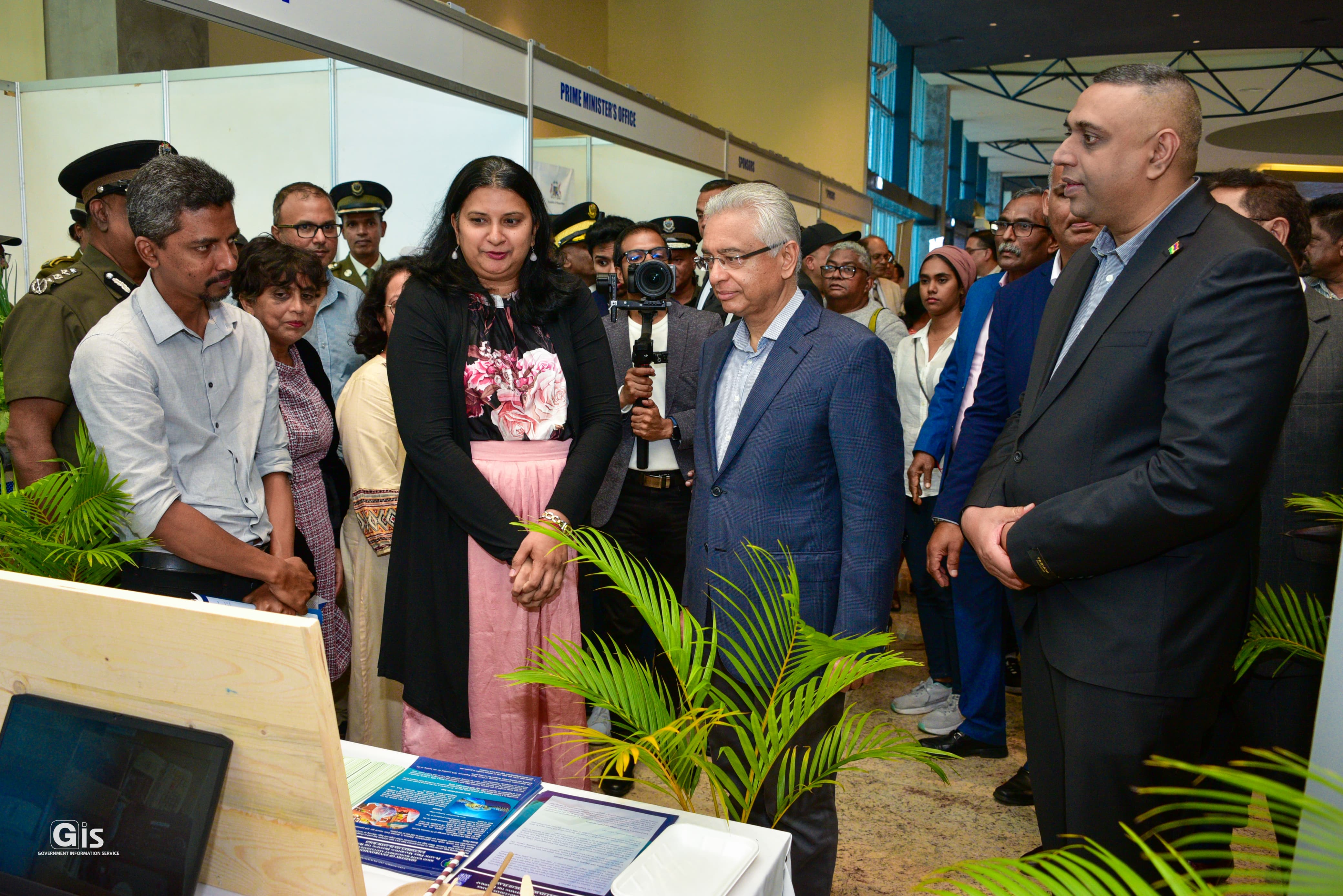 Prime Minister Jugnauth underpins the remarkable contribution of public ...