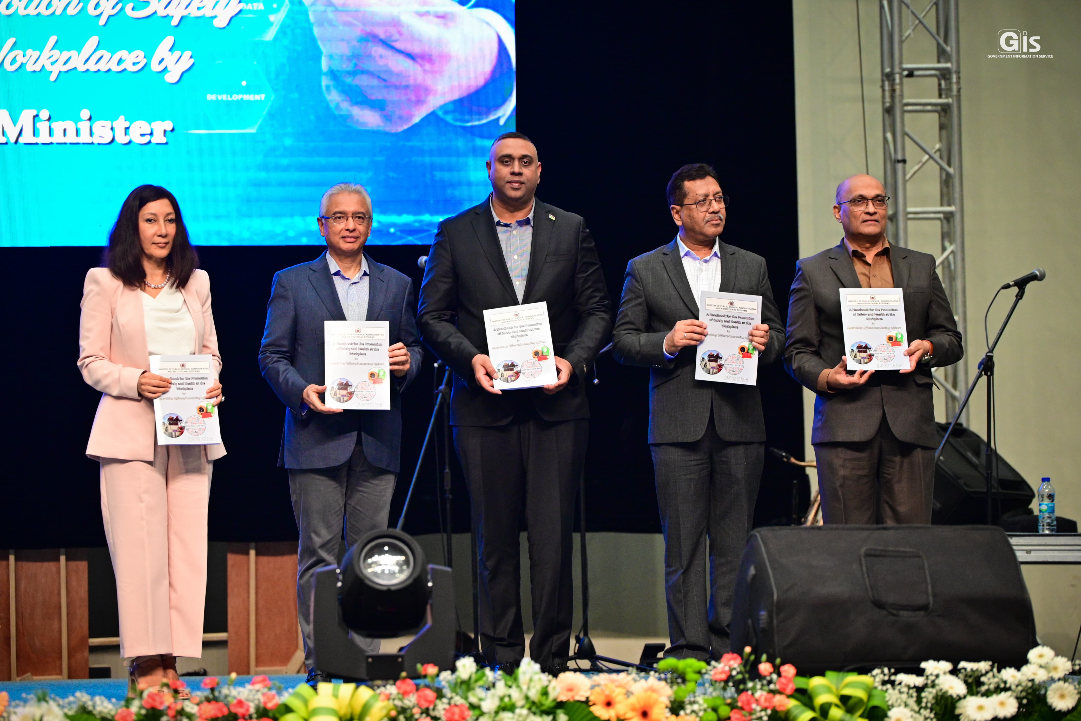 Prime Minister Jugnauth underpins the remarkable contribution of public ...