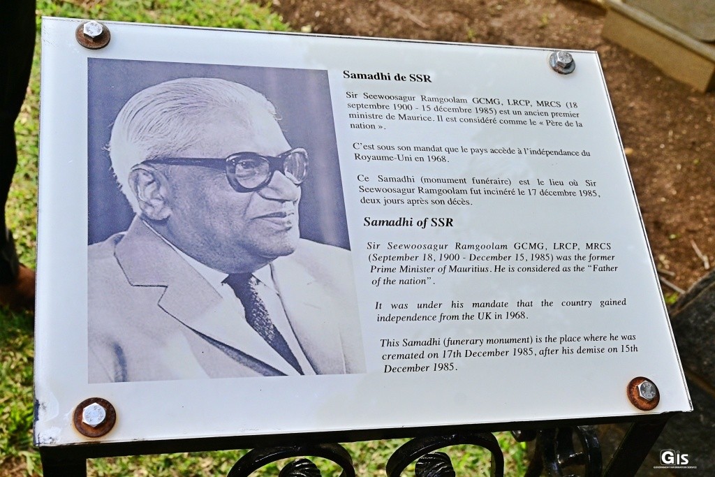Prime Minister Ramgoolam Pays tribute to SSR, Father of the Nation