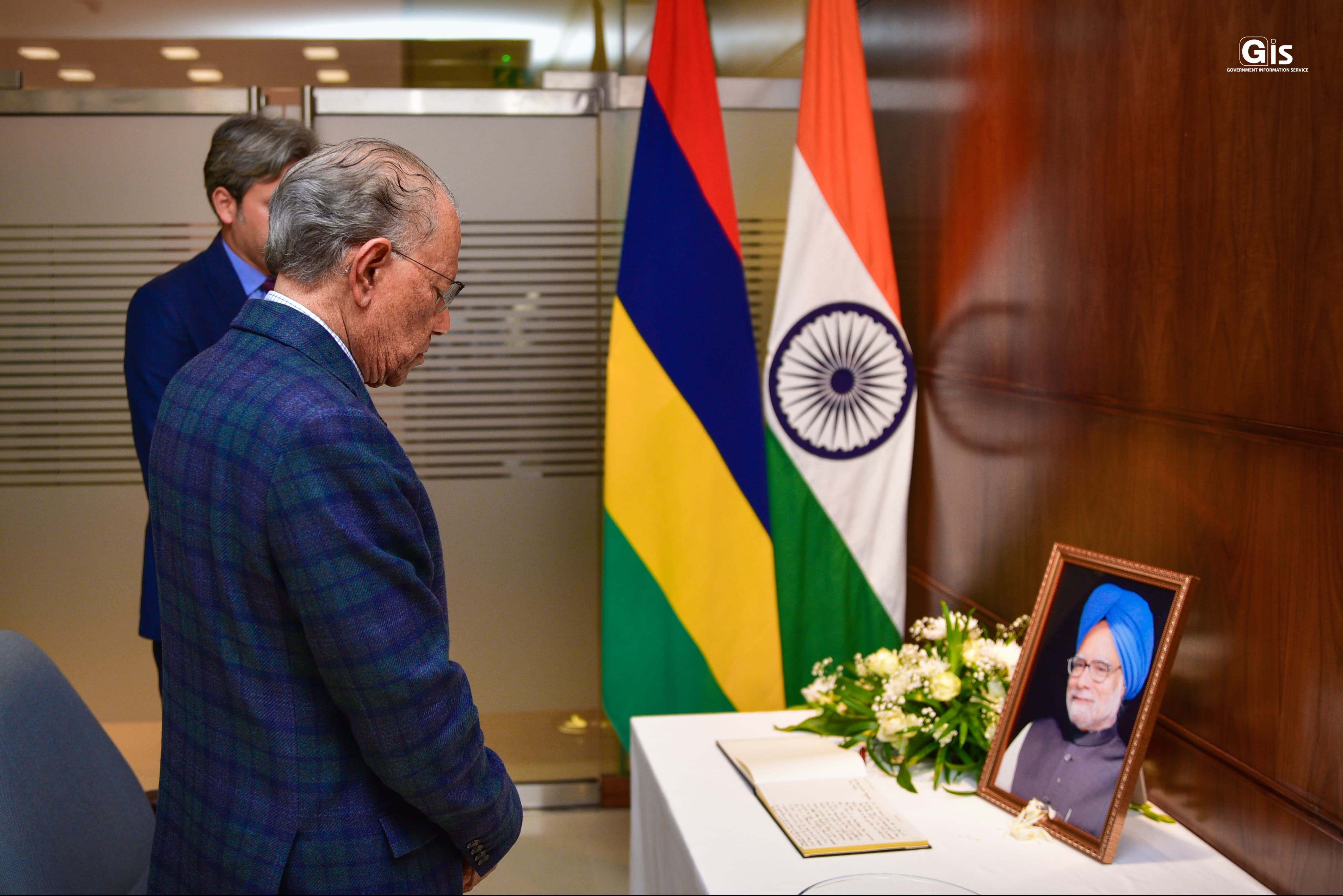 Prime Minister Ramgoolam signs Condolence Book following demise of ...