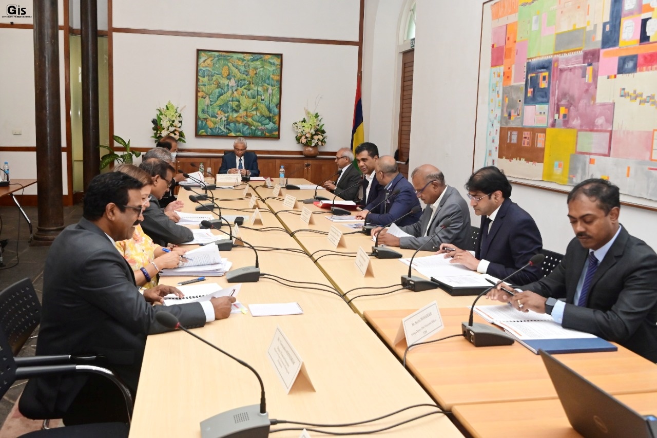 Prime Minister chairs High-Level Committee to review private investment ...