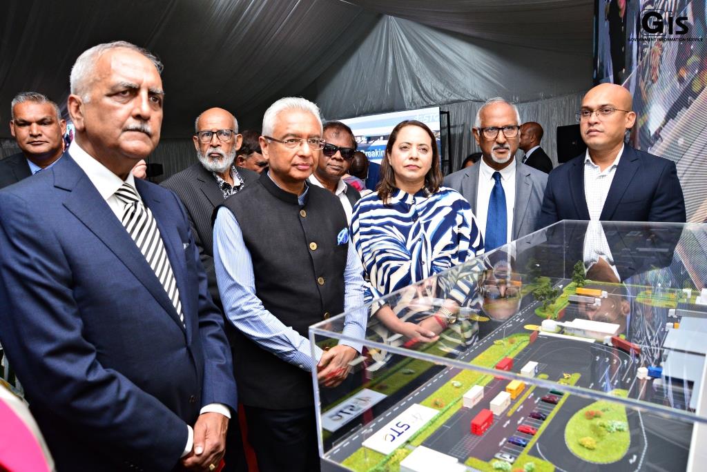 Prime Minister lays foundation stone for the construction of the New ...