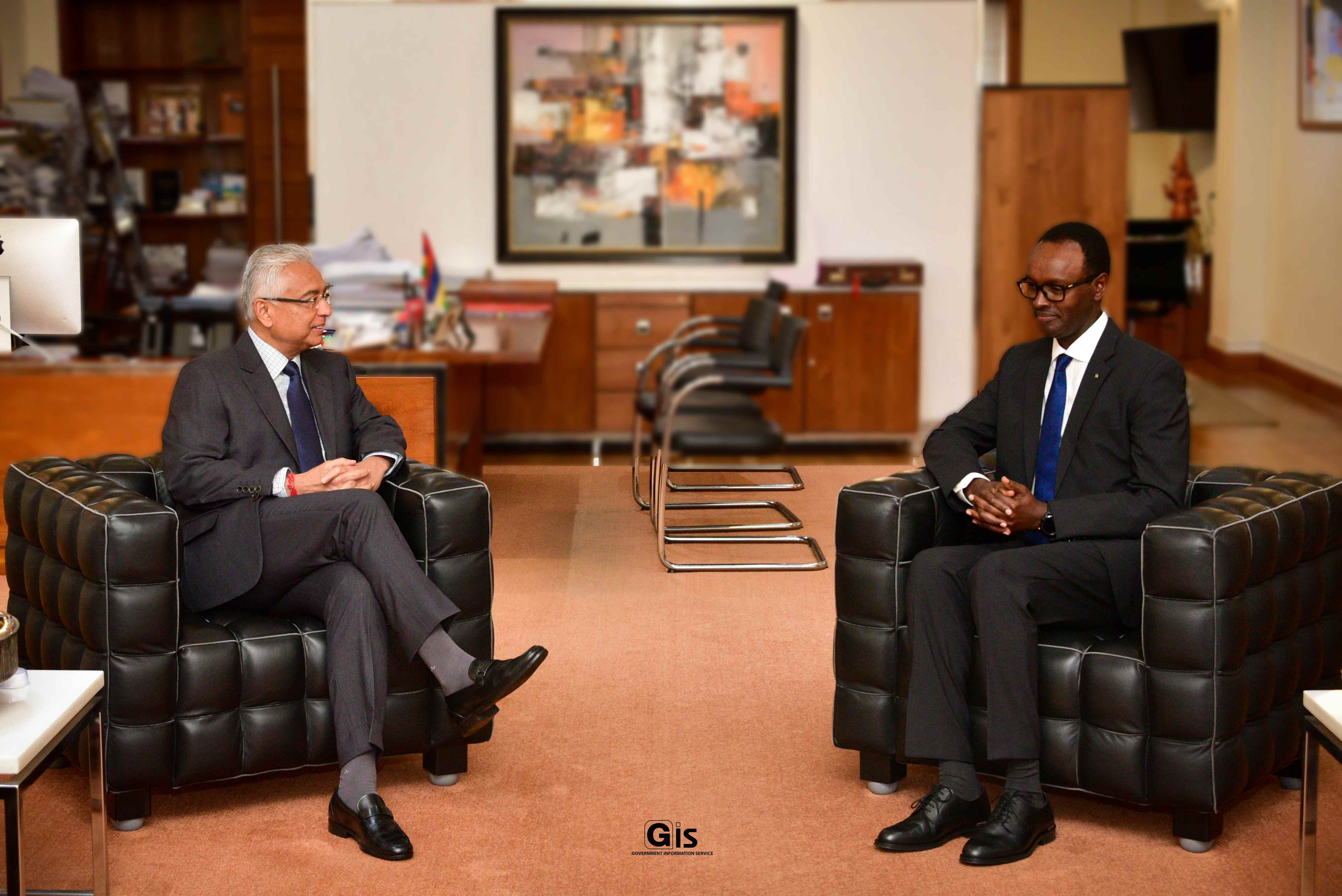 Rwandan High Commissioner Hategeka calls on Prime Minister Jugnauth