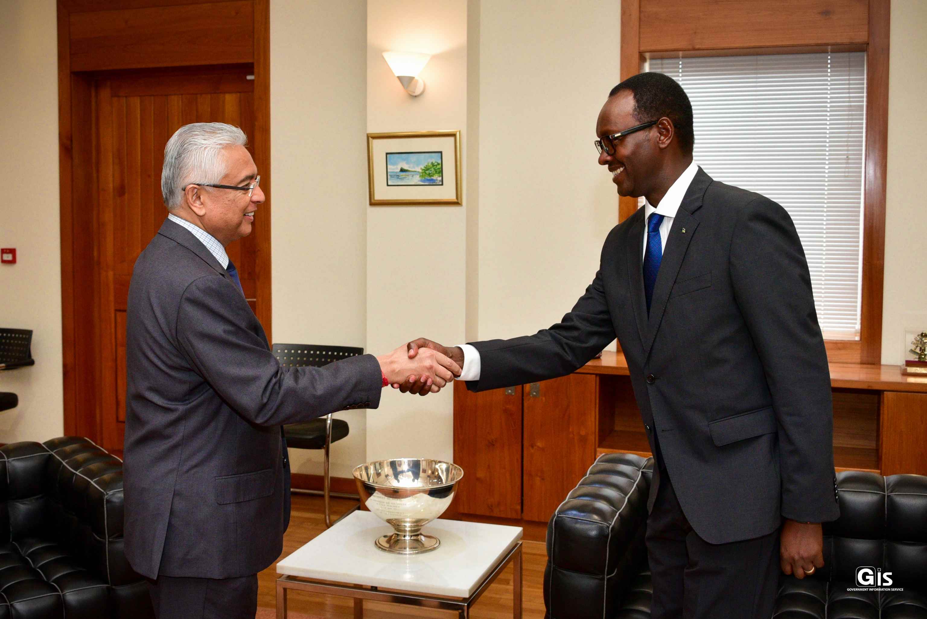Rwandan High Commissioner Hategeka calls on Prime Minister Jugnauth