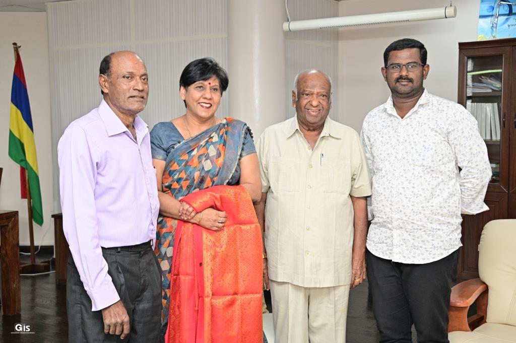 Scholars from Pondicherry pay courtesy call on Vice Prime Minister ...