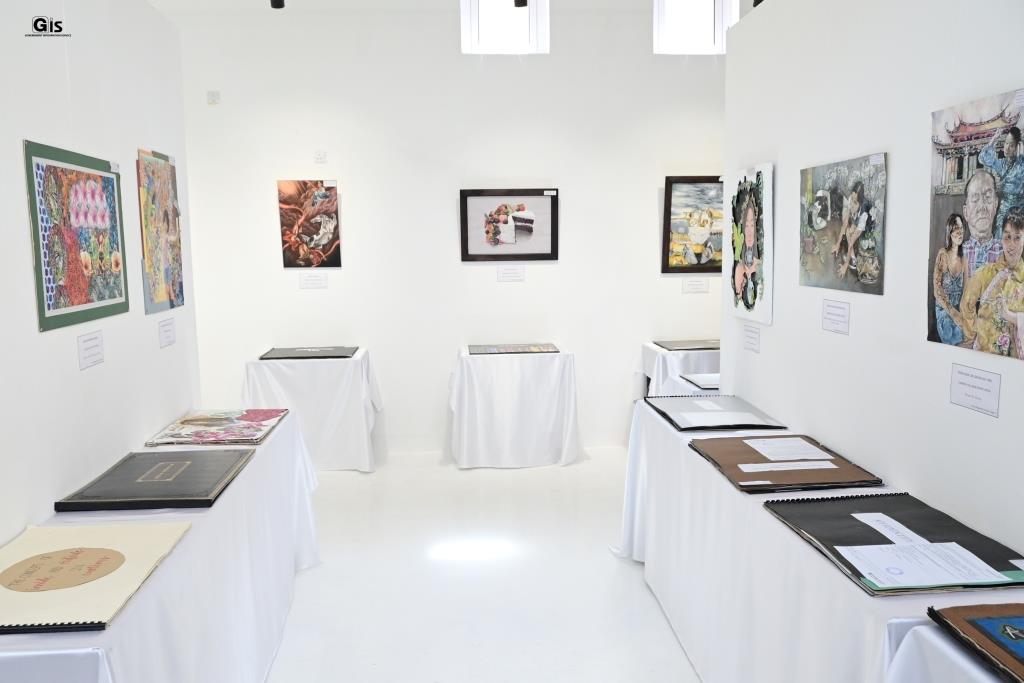 Students of SC and HSC rewarded for best art works at Cambridge ...