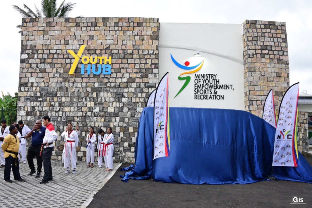 VPM Dookun-Luchoomun inaugurates third Youth Hub of the National Youth ...