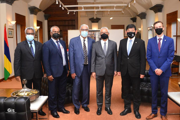 WCO Secretary General lauds Mauritian Customs with Prime Minister