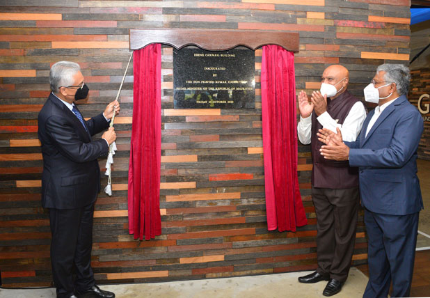 Prime Minister inaugurates the Ebene Car Park building