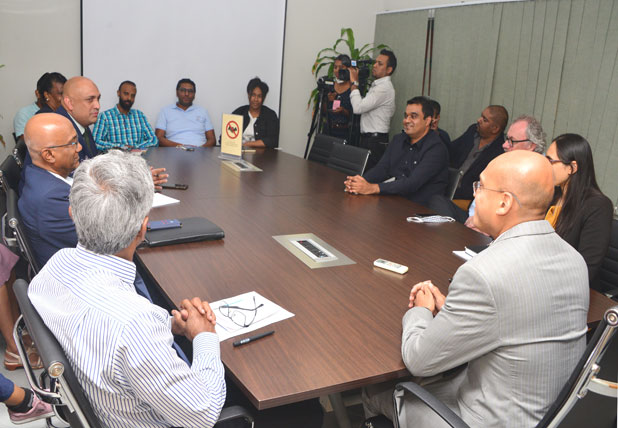 Meeting between Labour Minister and Esquel group’s management and employees