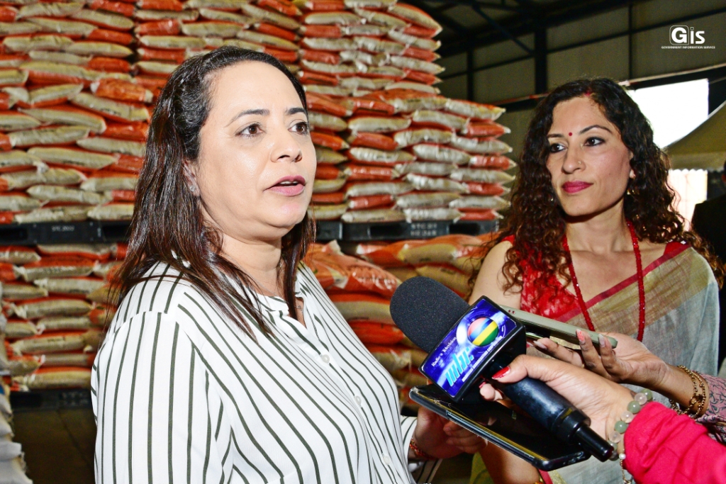 Rice Relief: Mauritius receives consignment of long grain white rice ...